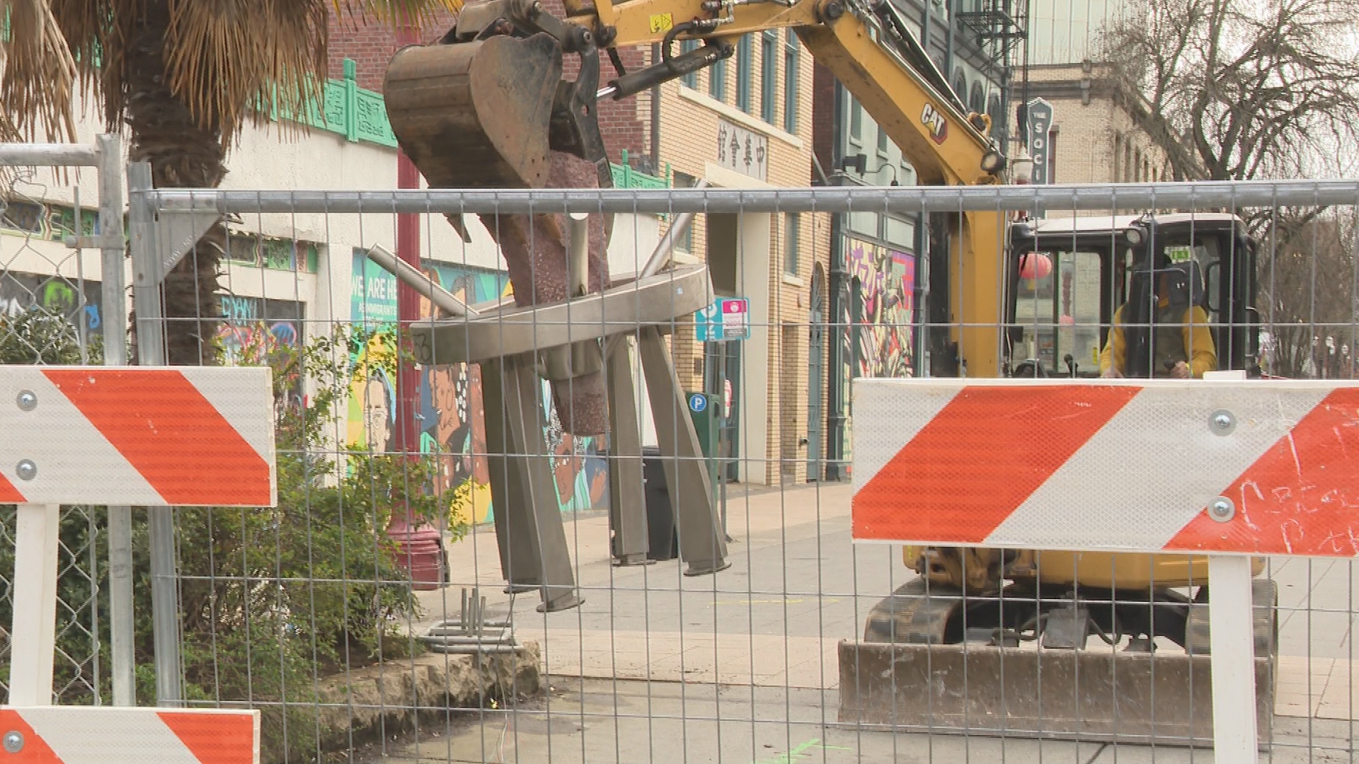 Controversial Chinese sculptures removed from Old Town | kgw.com