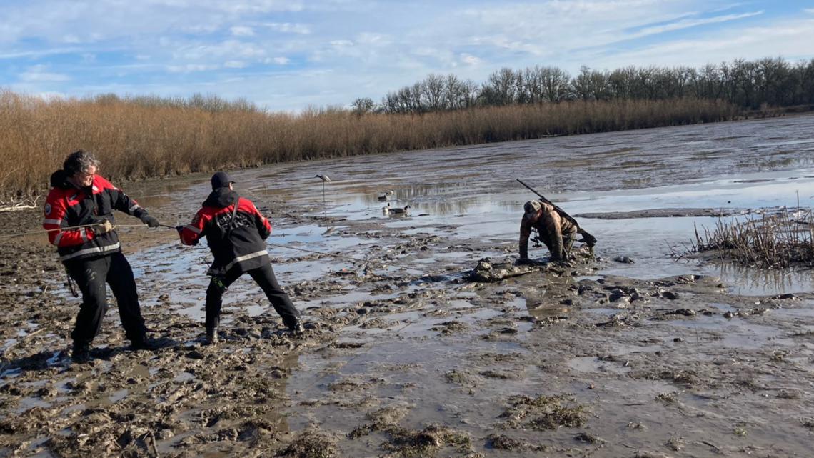 Hunter rescued from Sauvie Island mud patch unharmed | kgw.com