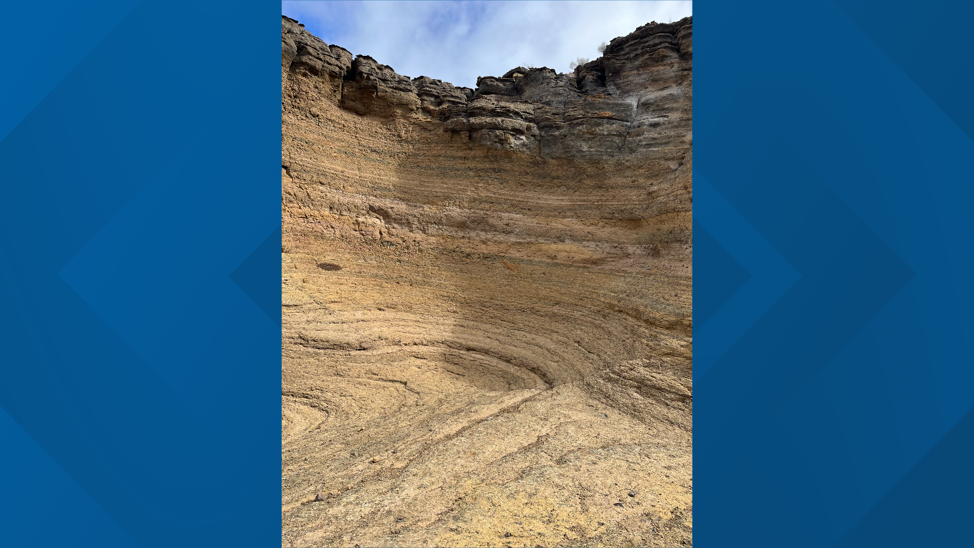 Hike through prehistoric lakebed at Fort Rock State Natural Area | kgw.com