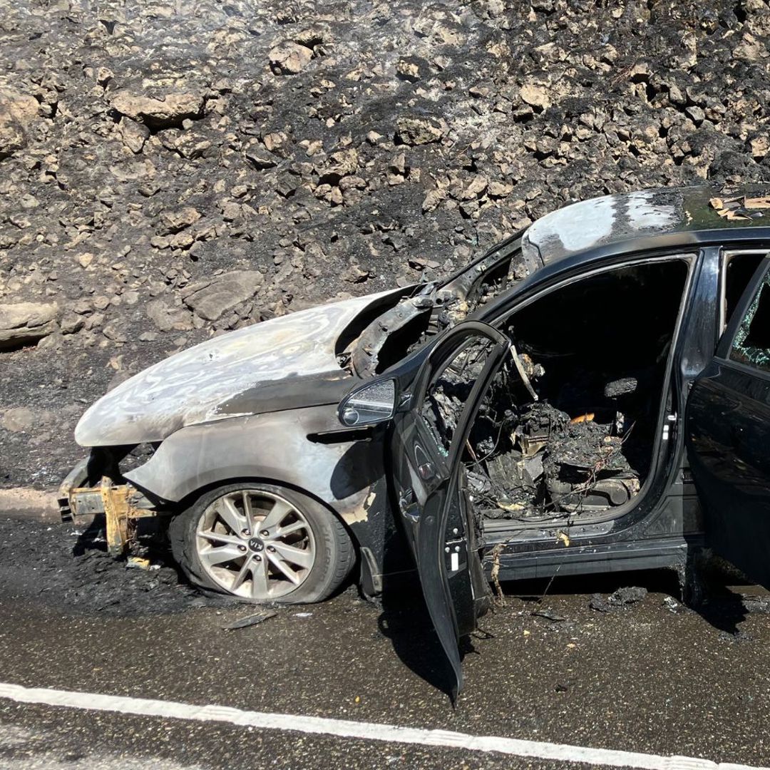 Engine fire hospitalizes 2 near Oregon Zoo on Highway 26 | kgw.com