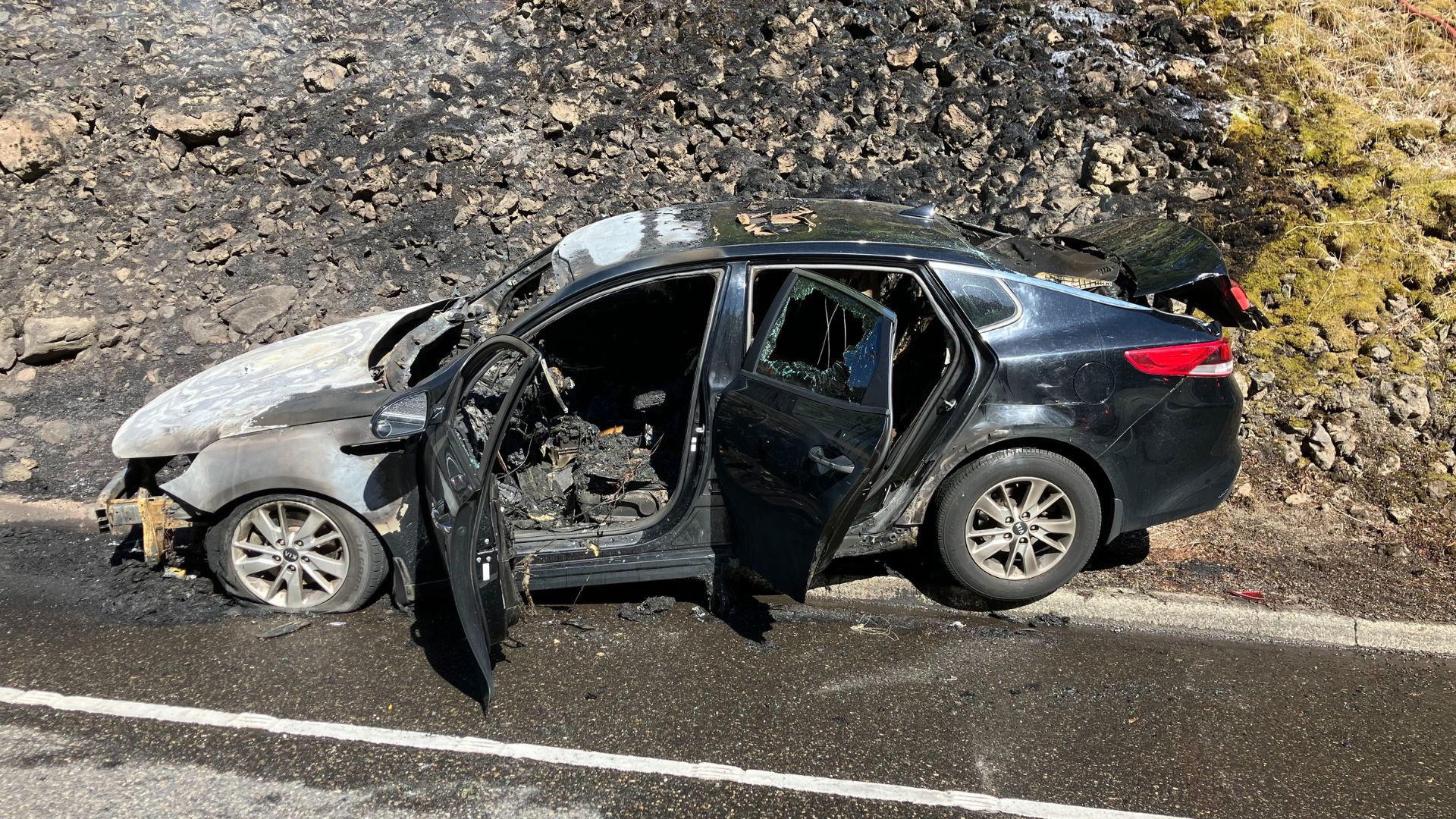 Engine fire hospitalizes 2 near Oregon Zoo on Highway 26 | kgw.com