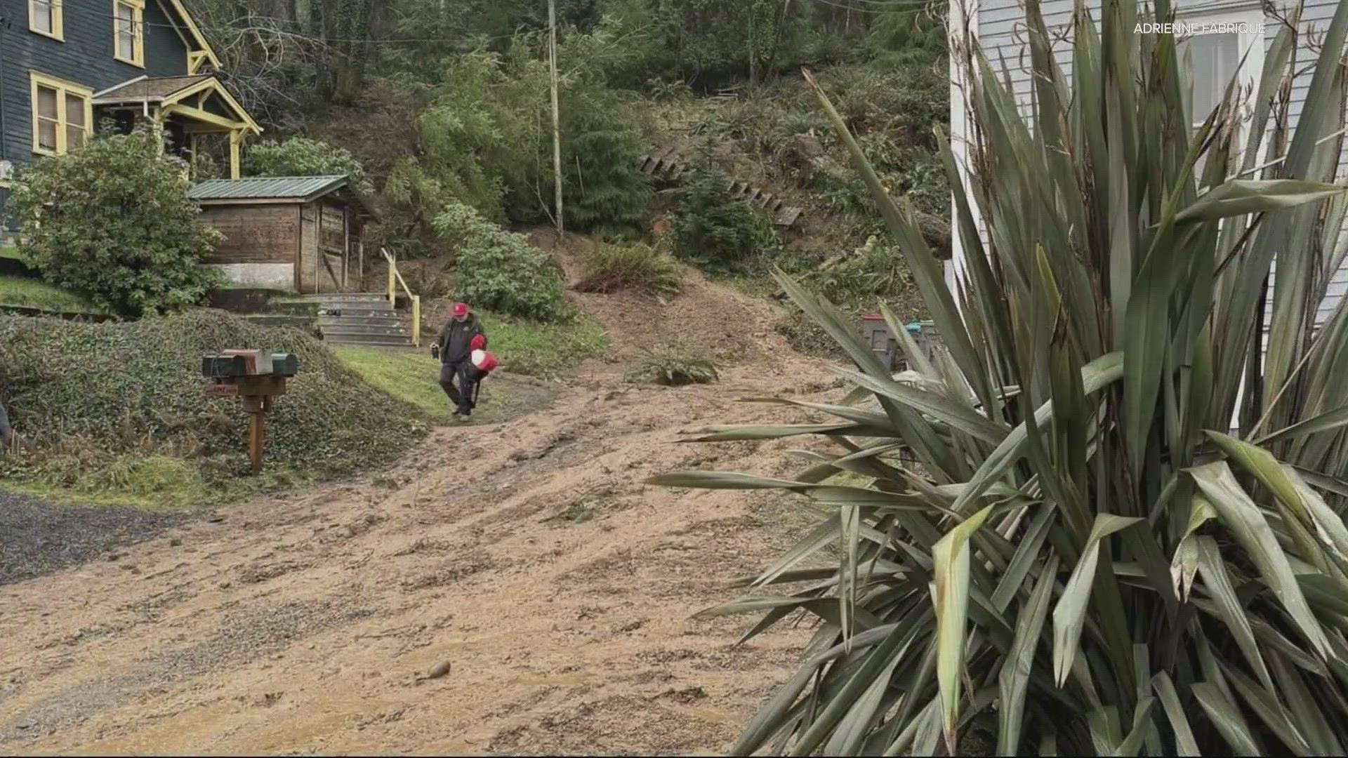 Mudslide in Astoria affecting seven residences, closes road | kgw.com