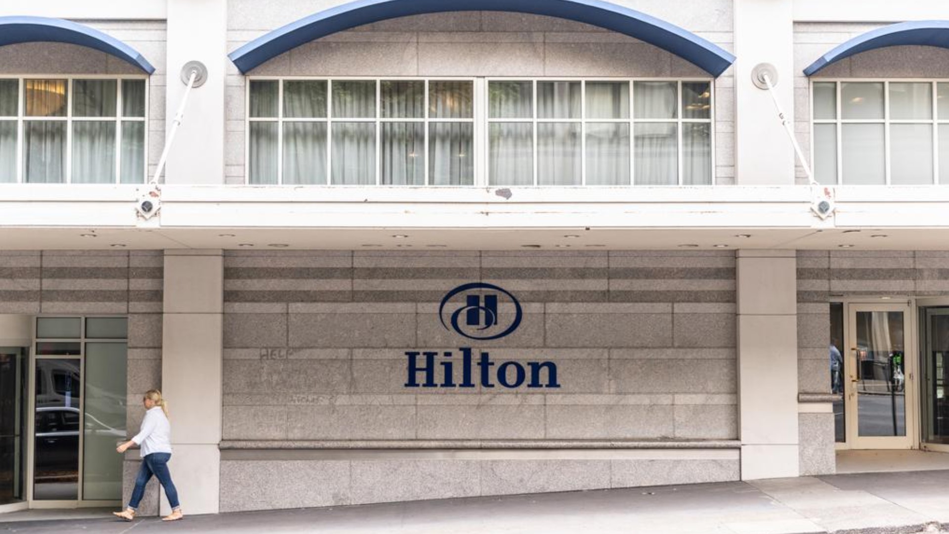Two downtown Portland hotels will now be sold in October | kgw.com