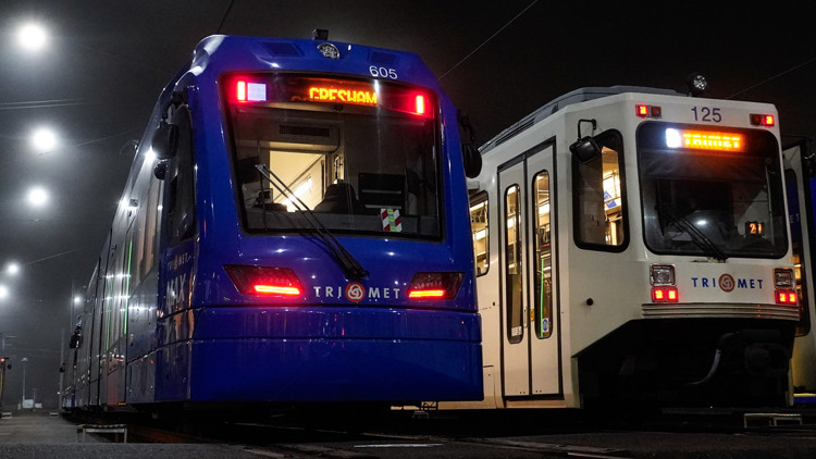 New MAX trains roll out in Portland | kgw.com