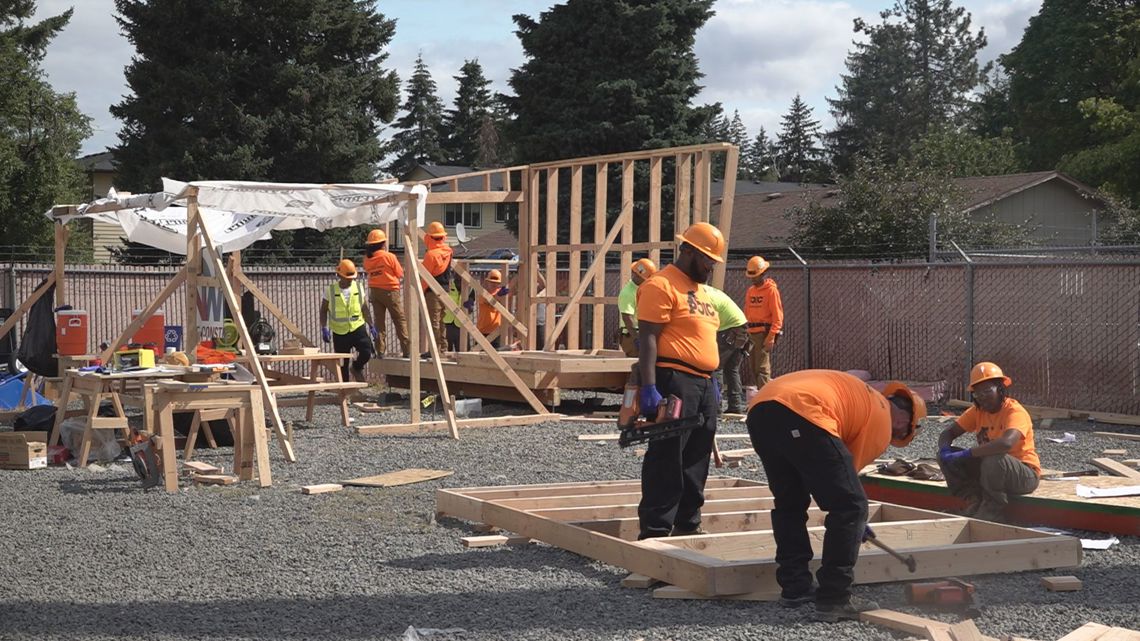 Underserved young adults build tiny homes for Portland homeless | kgw.com