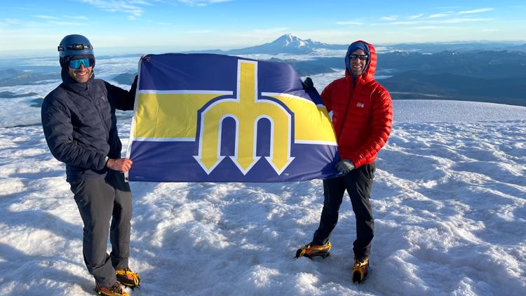 Take a trip to the summit of Mount Adams | kgw.com