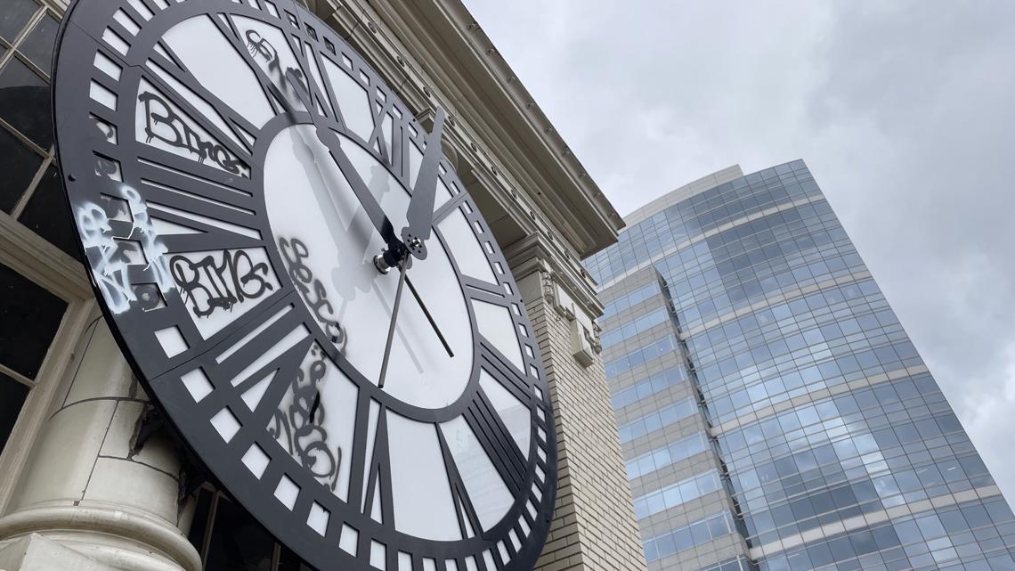 Photos: Graffiti removal at Jackson Tower | kgw.com