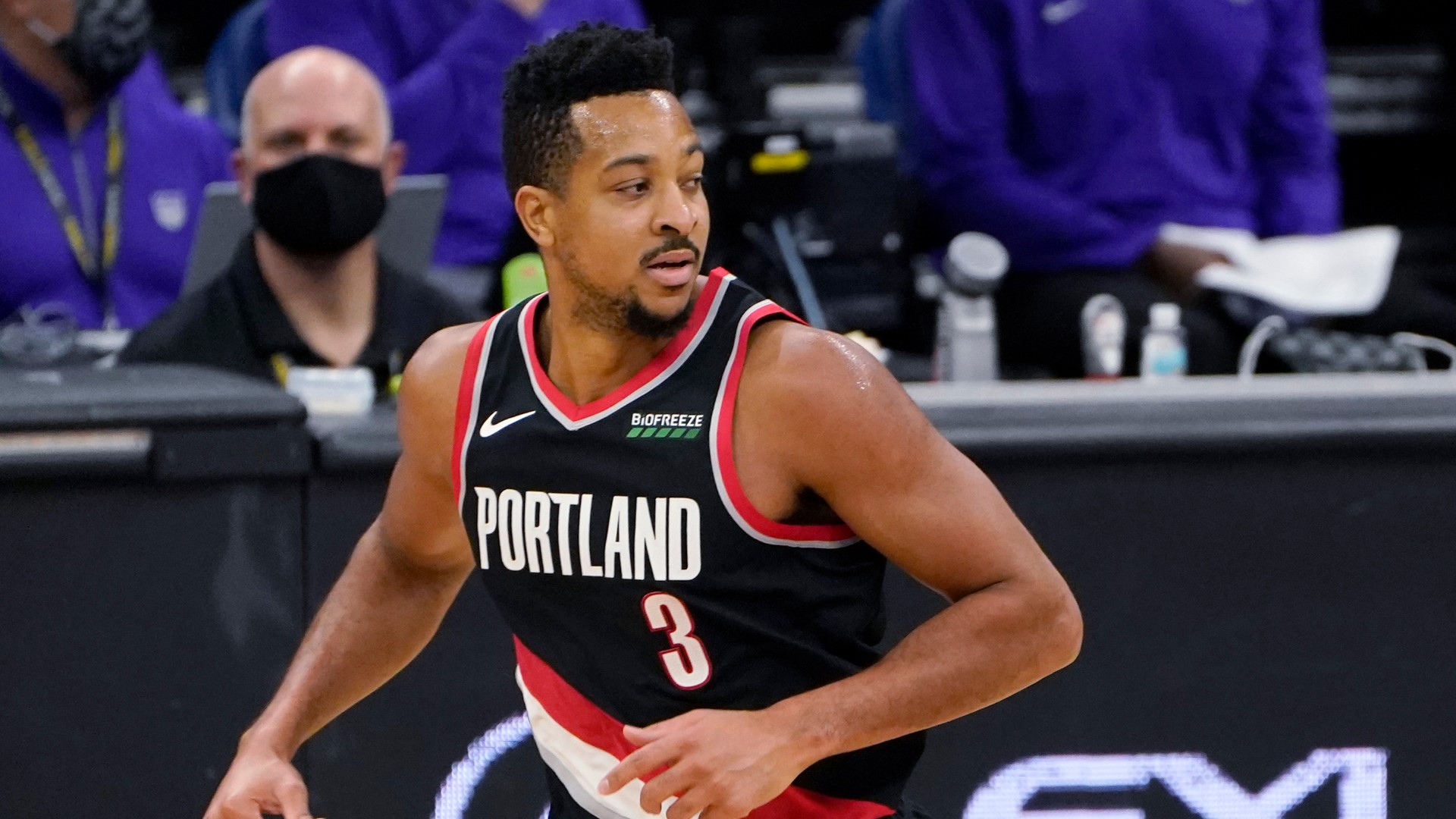 CJ and Elise McCollum welcome newborn son | kgw.com
