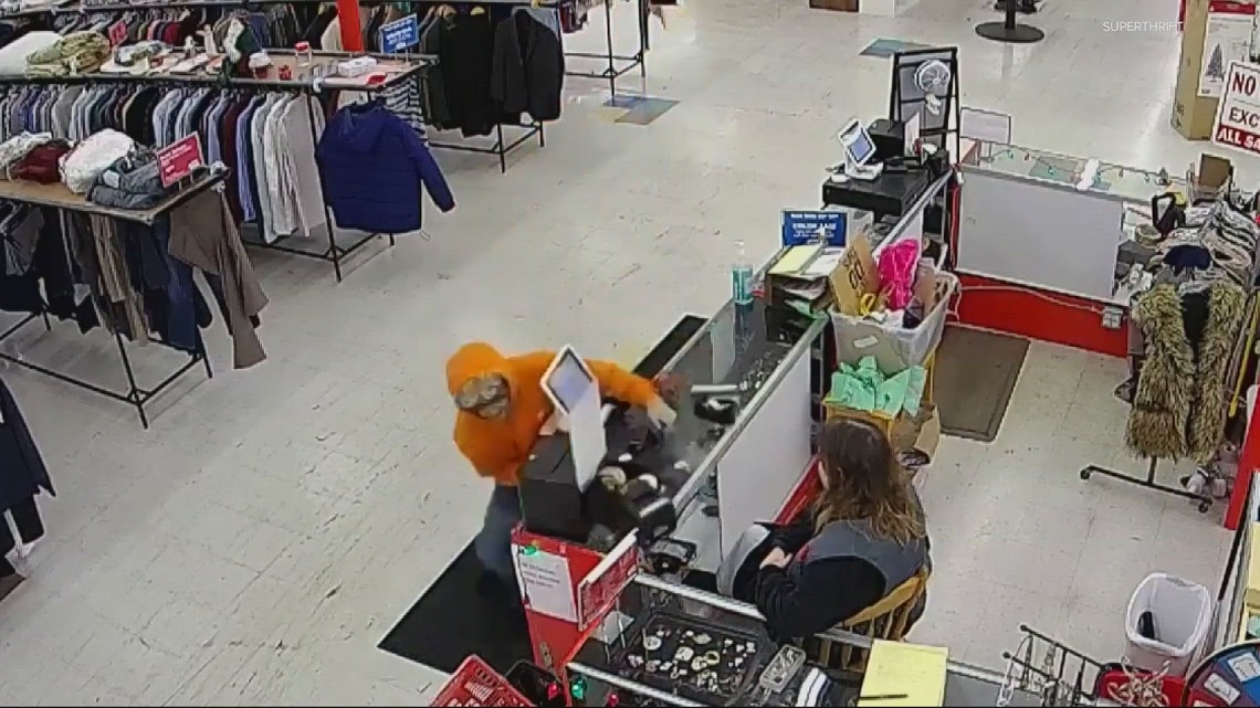 Police search for man who robbed Southeast Portland thrift store | kgw.com