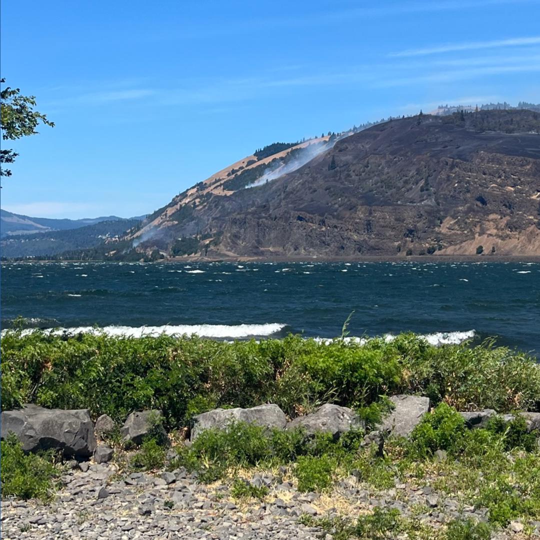 14 homes destroyed as fire grows to over 10,700 acres in Columbia River ...