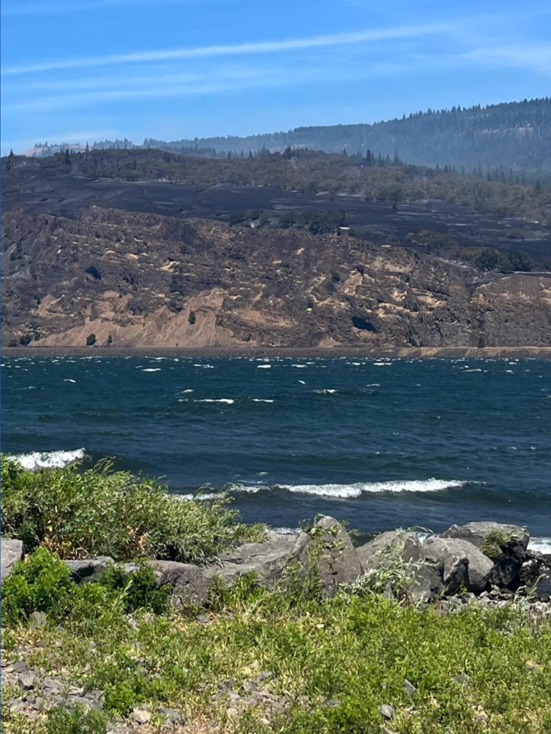 14 homes destroyed as fire grows to over 10,700 acres in Columbia River ...