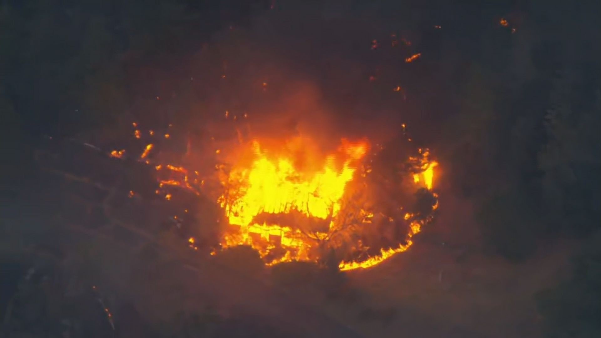 Wildfire spreads near Mosier in Oregon's Columbia River Gorge | kgw.com