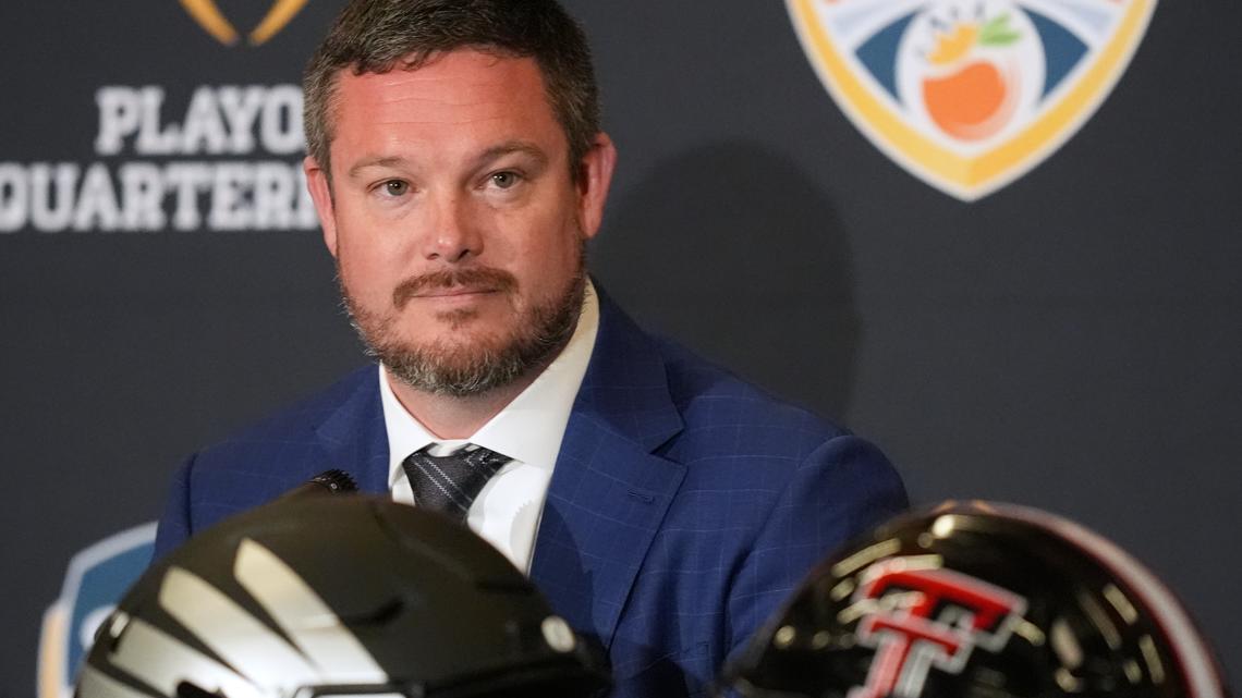 As CFP plods along, transfers and coaching moves don't wait. Oregon's ...