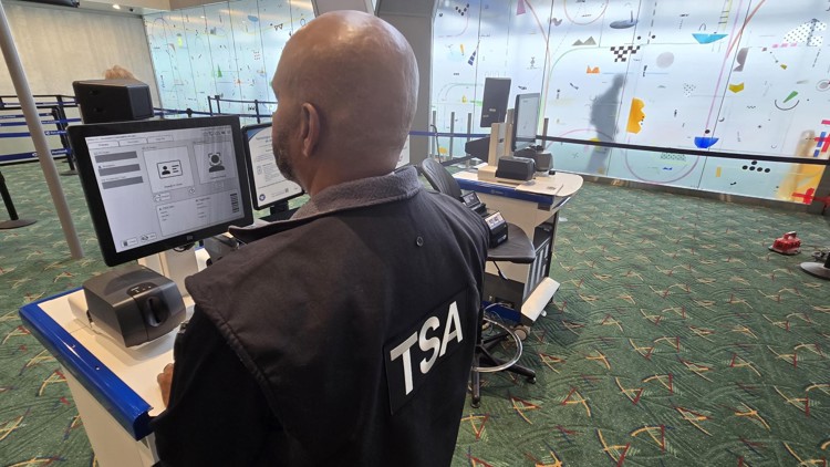 TSA rolls out new facial recognition units at Portland airport | kgw.com