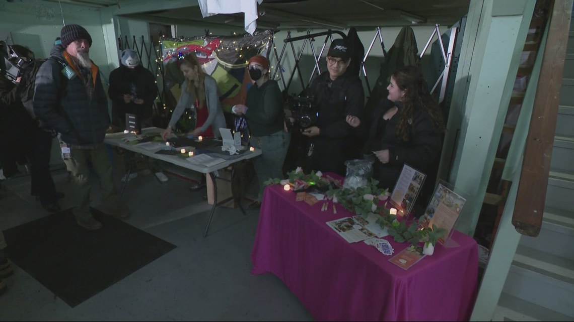 Portland's annual Homeless Day of Remembrance mourns lives lost | kgw.com