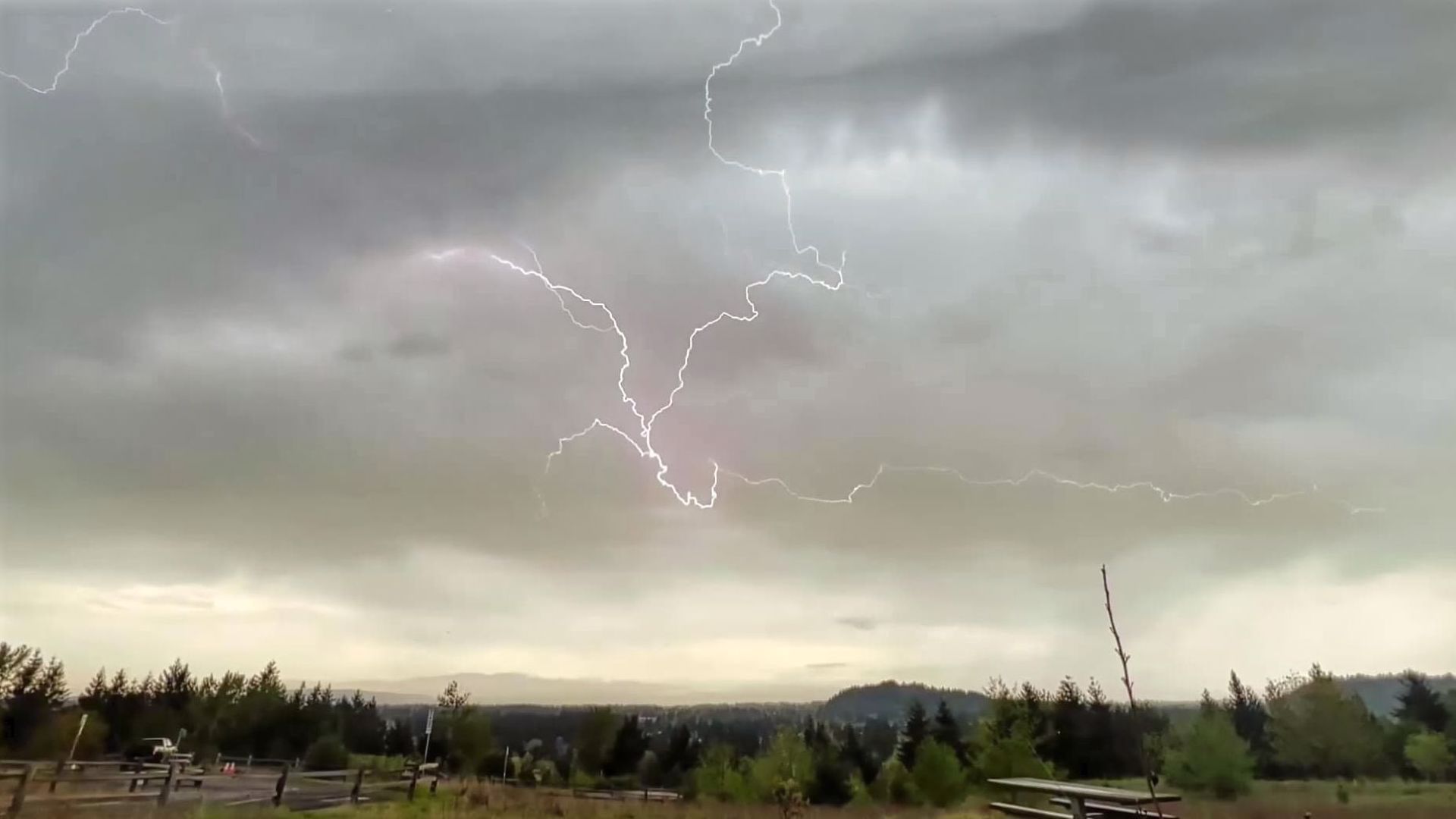 PHOTOS: Lightning over the Northwest | kgw.com
