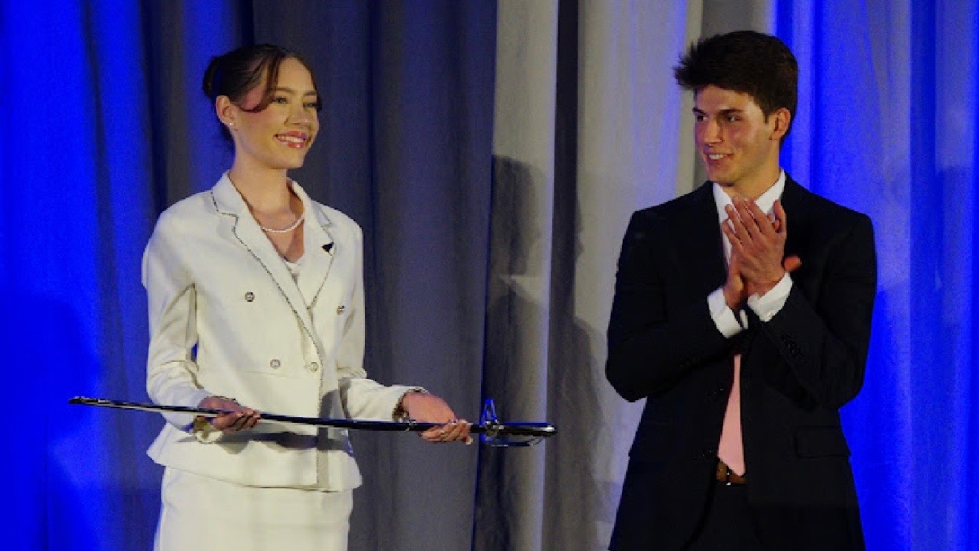 Woodburn High senior to ride on float in Rose Parade on New Year's Day ...