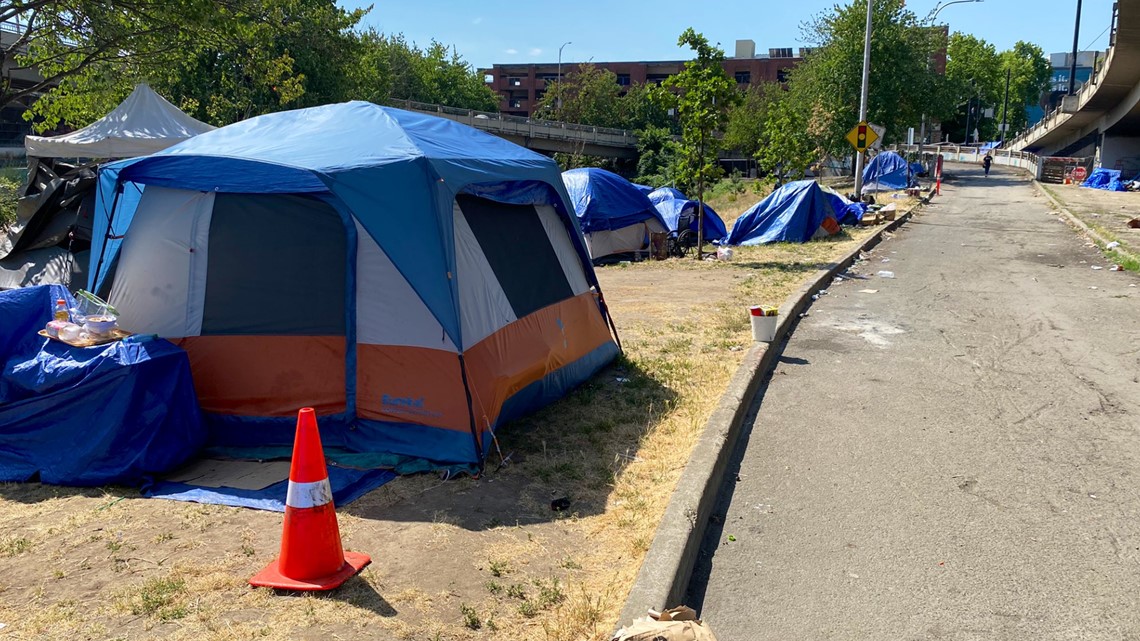 Outreach workers focus on homeless encampment in Old Town | kgw.com