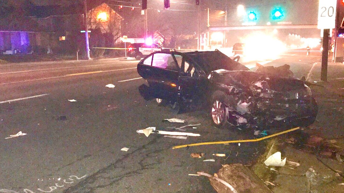 5 injured, 2 seriously, in crash on SE Division in Portland | kgw.com