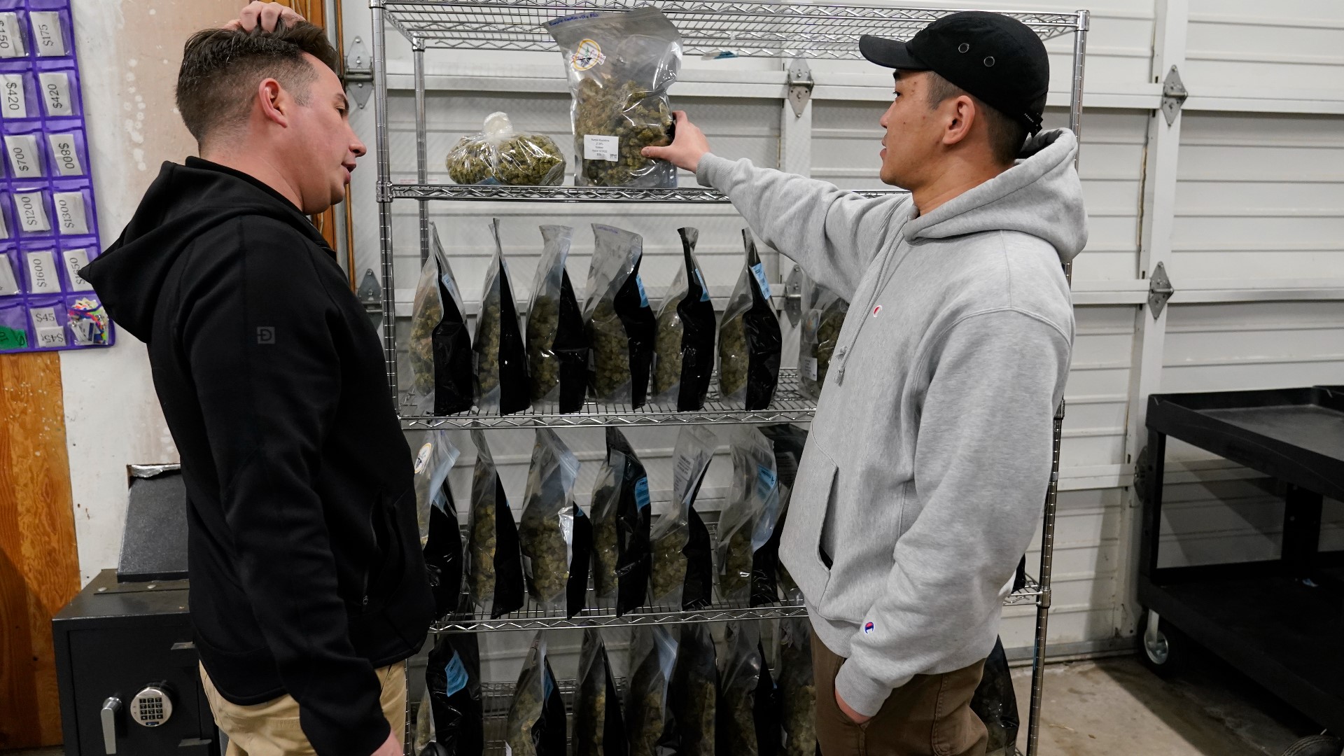 Marijuana growers on West Coast seek broader trade | kgw.com