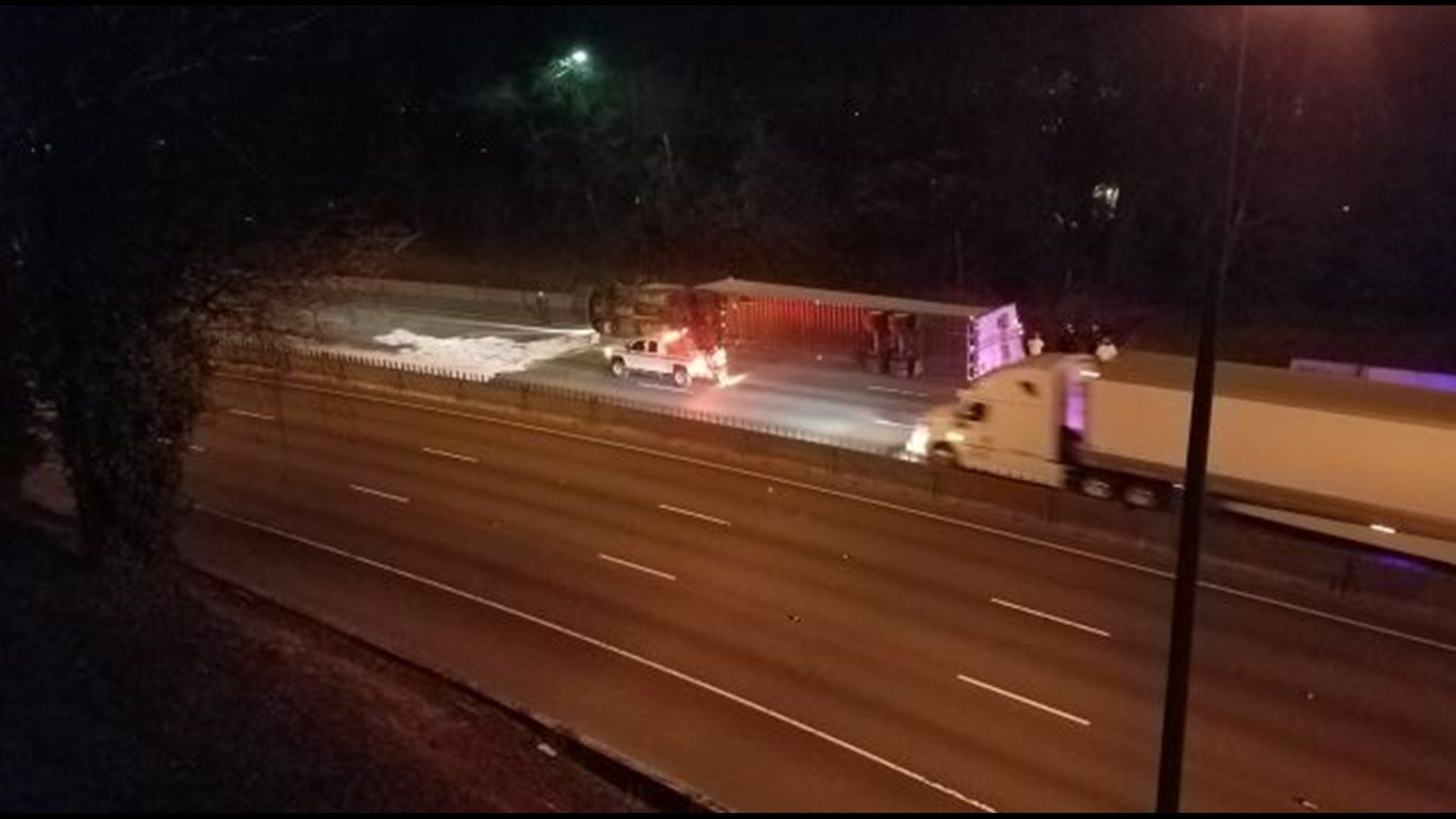 Truck crash closes I-5 northbound lanes in Terwilliger curves | kgw.com
