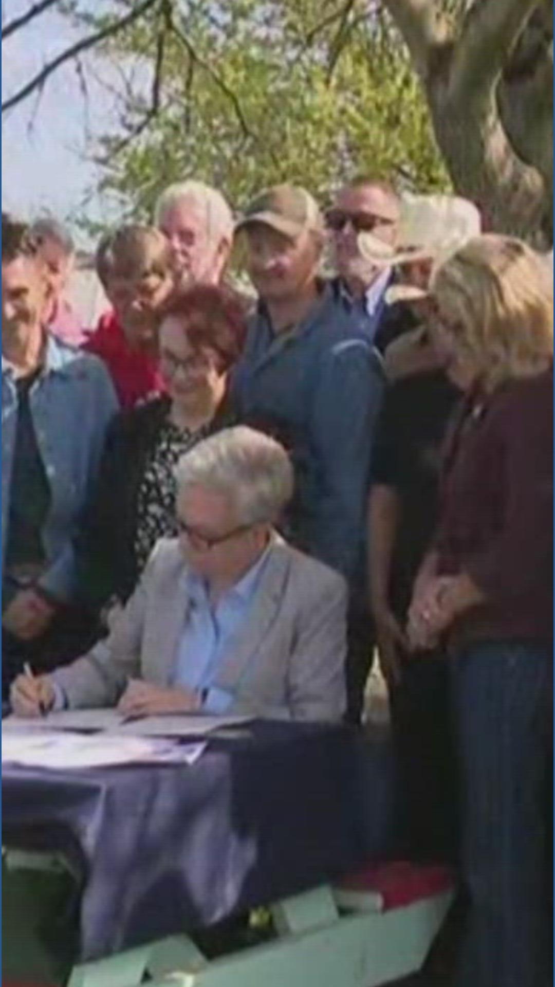 Oregon Gov. Kotek signs bill loosening restrictions for farm stands ...