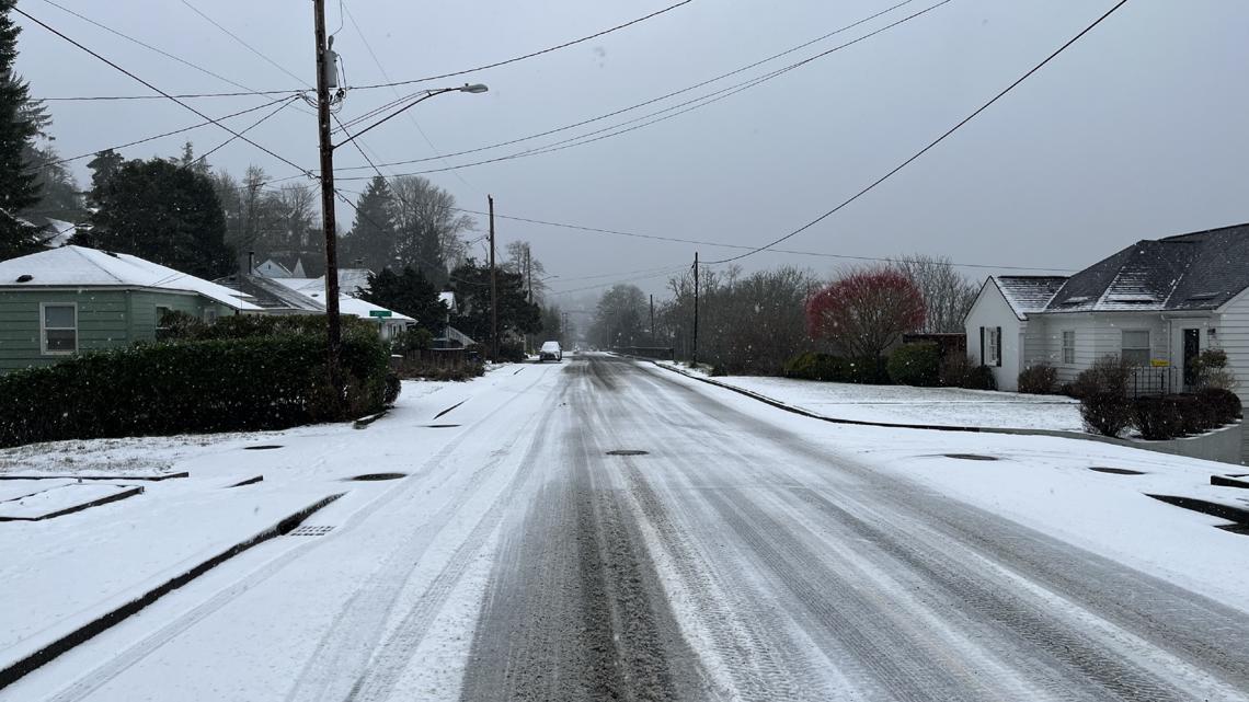 Oregon Coast Range sees sticking snow Monday | kgw.com