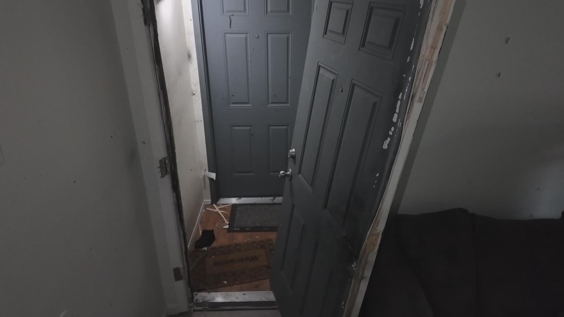 Federal agents raid Gresham apartment, leaving neighbors shaken and ...
