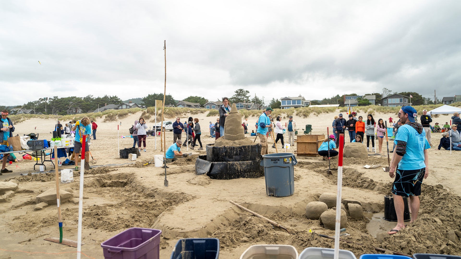 Artists thrill at Cannon Beach sandcastle contest | kgw.com