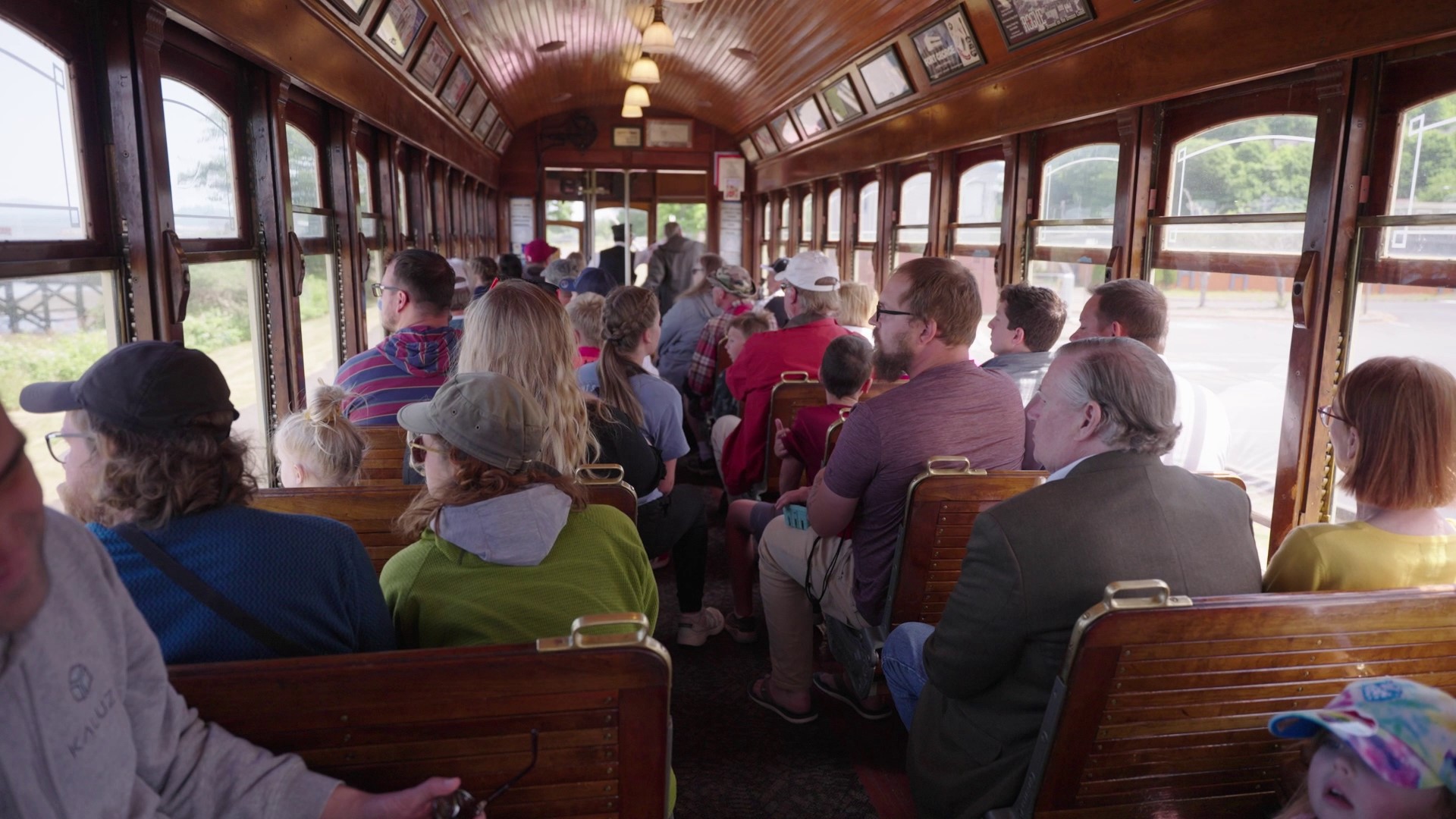 The Astoria trolley offers a fun way to sightsee at the coast | kgw.com