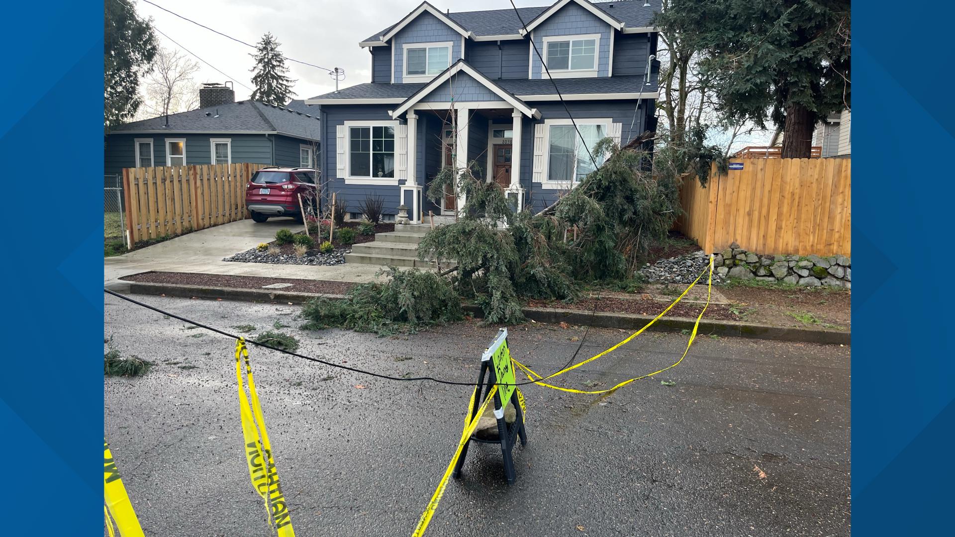 Thousands still without power in Portland metro after heavy windstorm ...