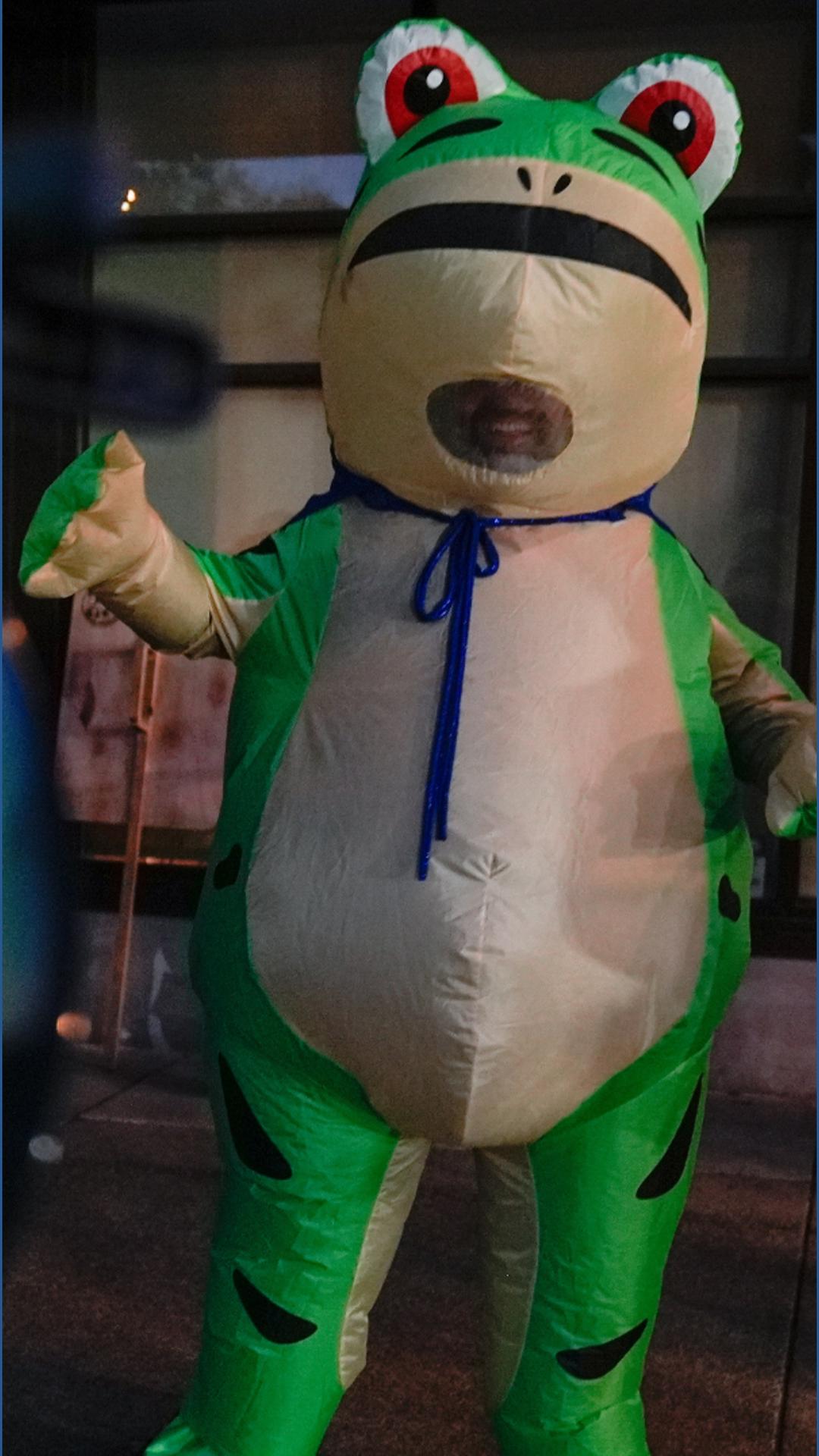 How inflatable costumes ballooned at anti-Trump rallies due to a ...