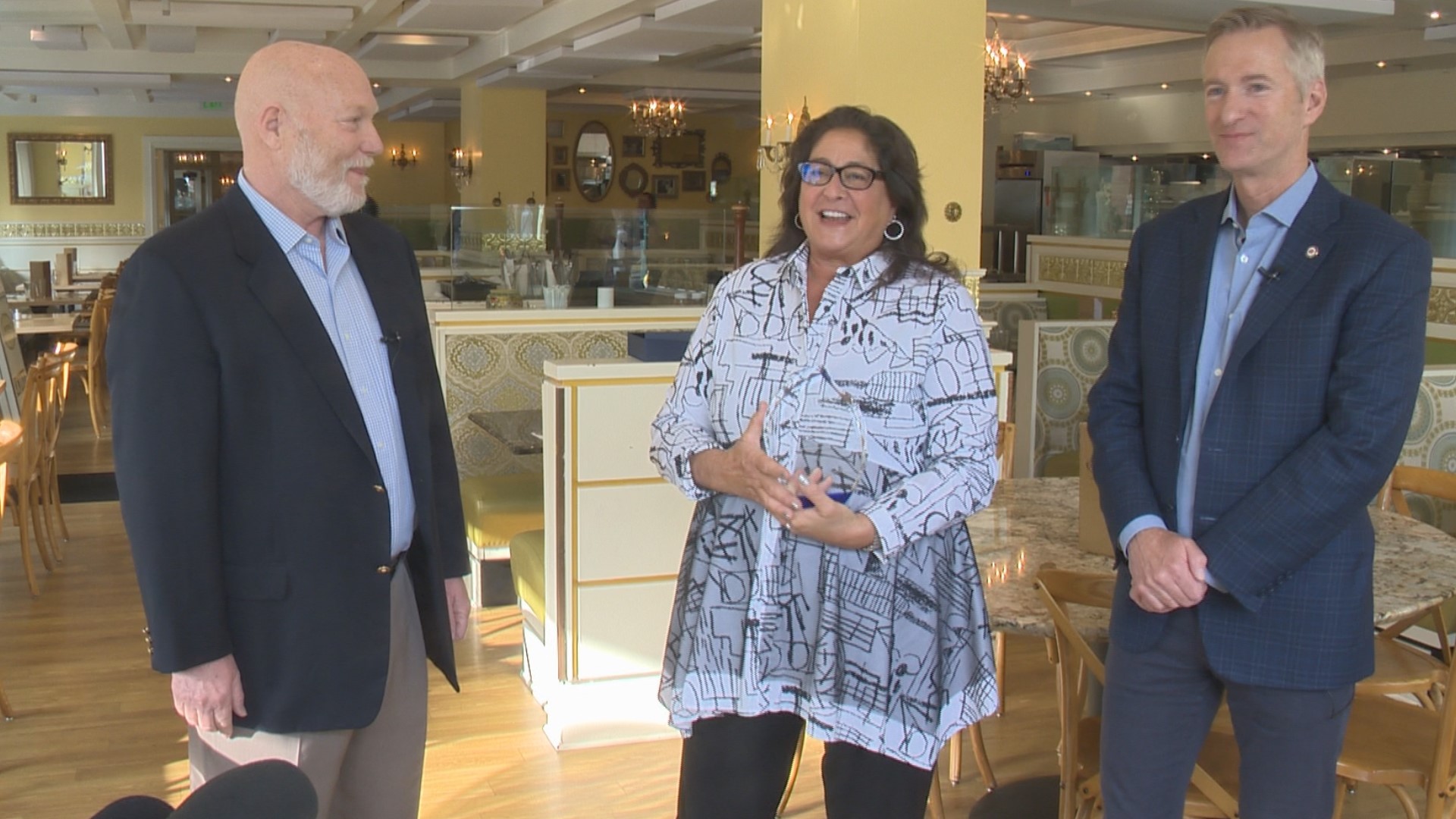 Owner of Mother's Bistro in Portland receives award | kgw.com