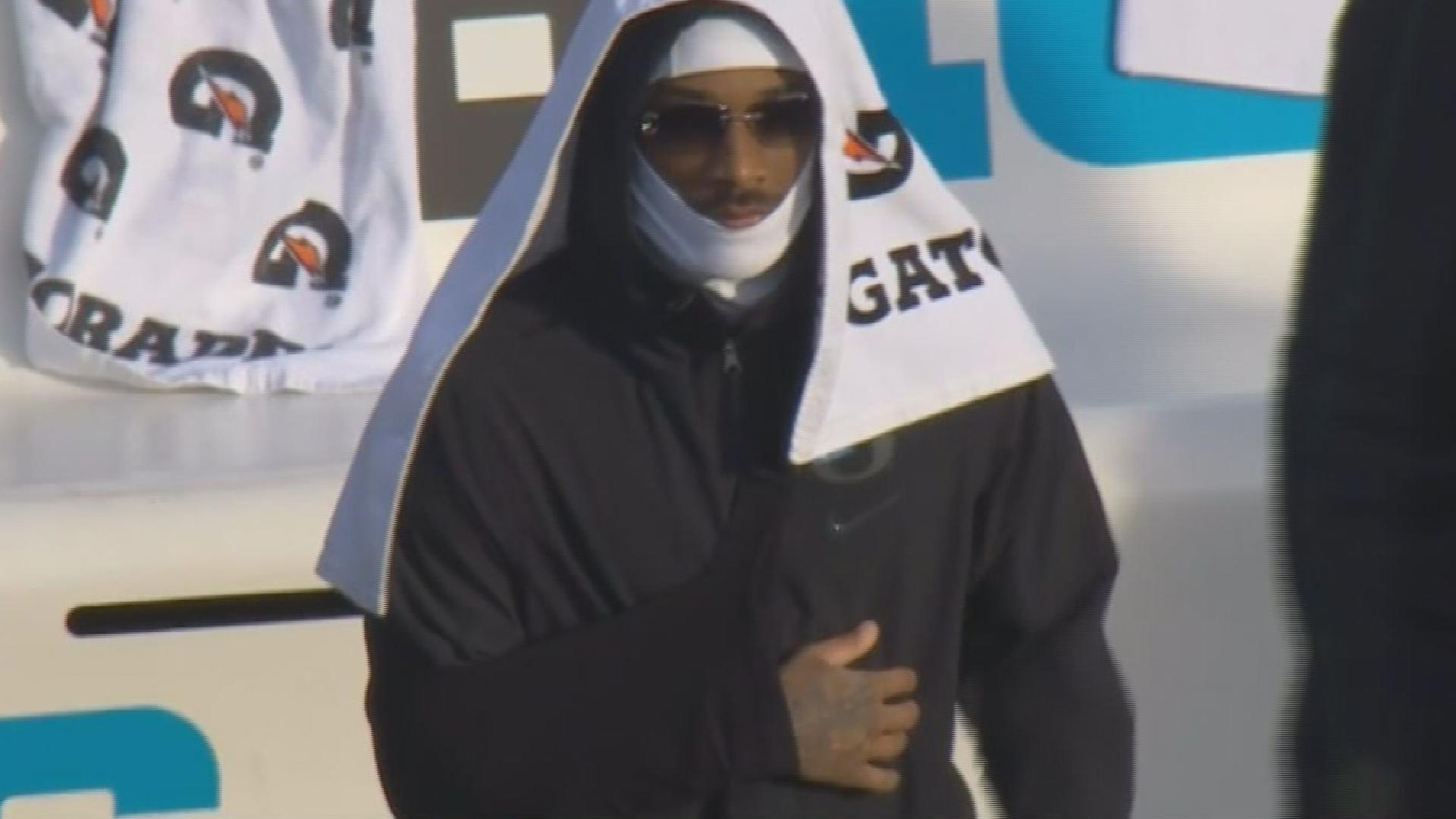 Oregon loses Tez Johnson to shoulder injury against Michigan | kgw.com