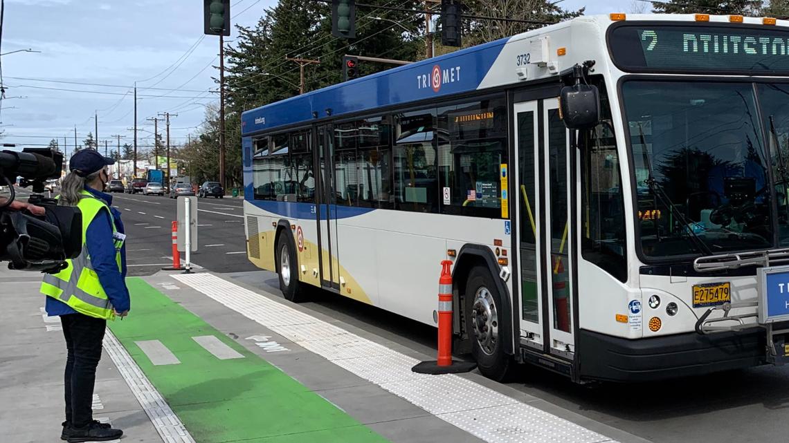 Bike-friendly bus stops open in Portland | kgw.com