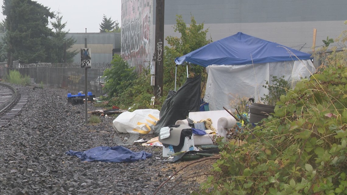 Homeless camps pop up near Portland's large-scale outdoor shelter | kgw.com
