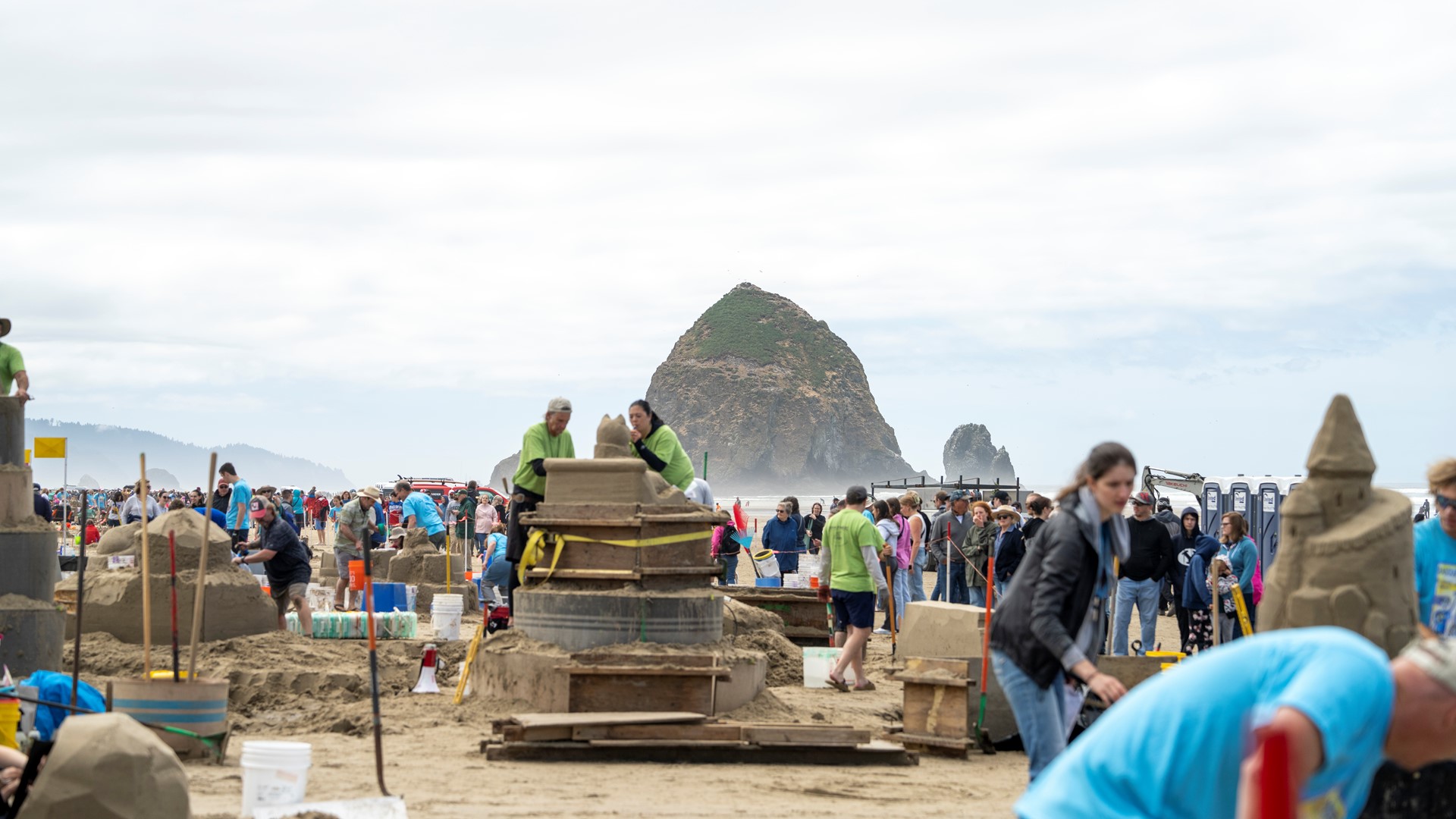 Artists thrill at Cannon Beach sandcastle contest | kgw.com