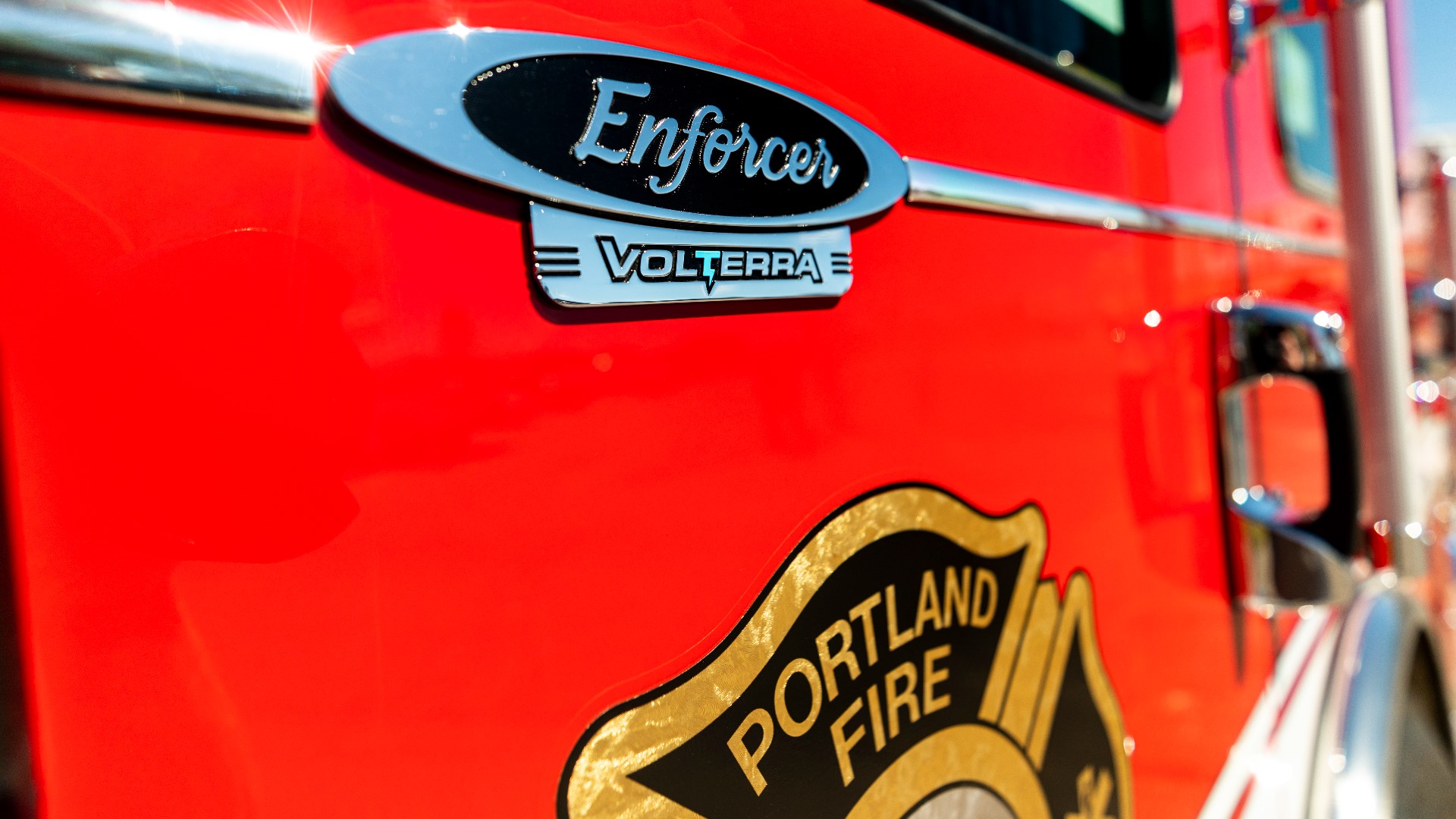 Portland Fire and Rescue unveils eco-friendly fire truck | kgw.com