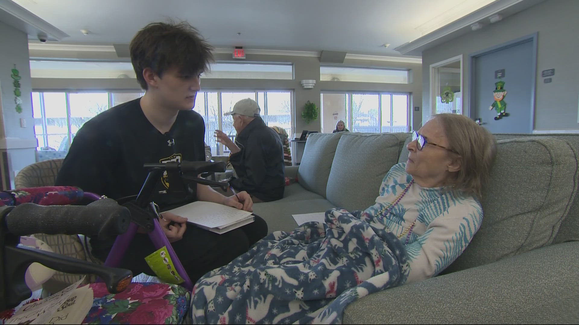 Lincoln High pen pal club connects students with seniors | kgw.com