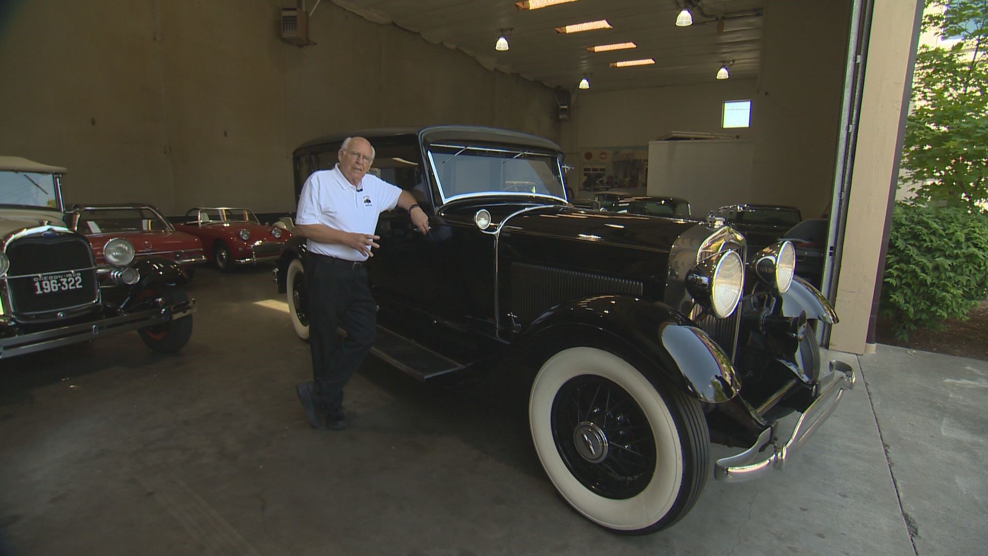 Southeast Portland business keeps the love of classic cars alive | kgw.com