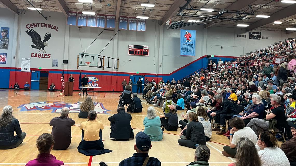 Rep. Maxine Dexter hosts first solo town hall | kgw.com