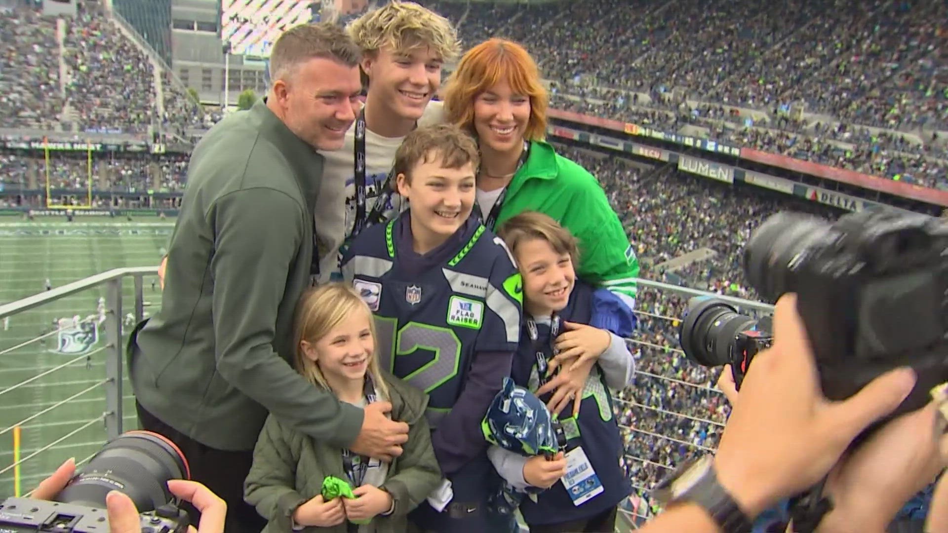 Young Seahawks fan raises 12 flag, increases awareness for early cancer ...