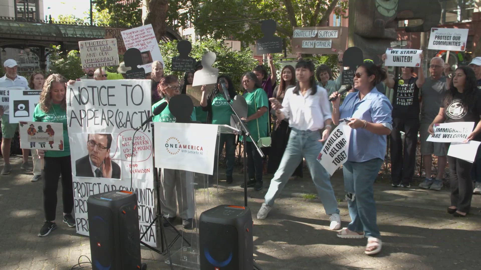 Gov. Ferguson signs executive order to protect immigrants' data rights ...