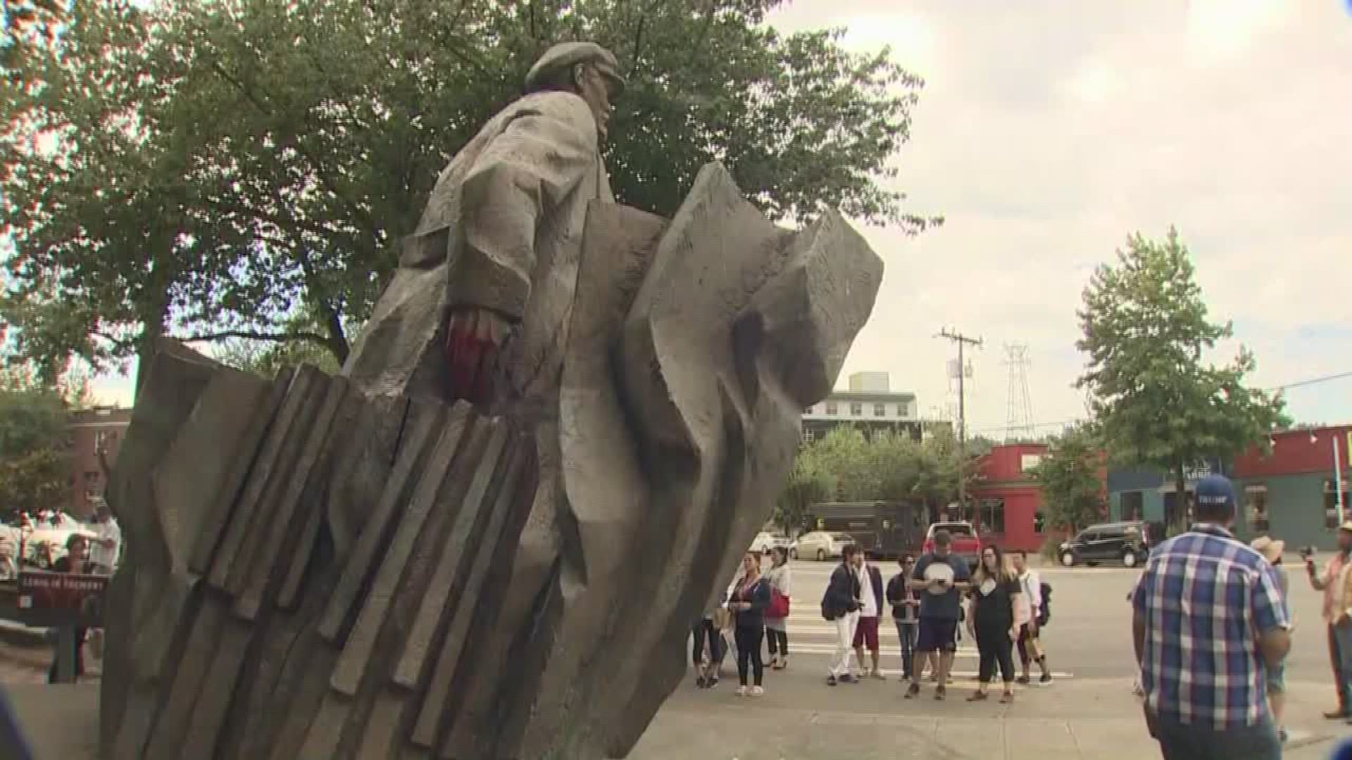 Lenin statue in eclectic Seattle neighborhood has to go, says mayor ...