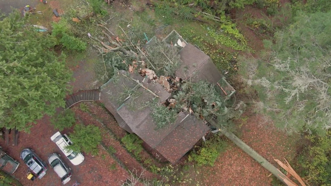 Video shows damage from possible Tornado on Oregon Coast | kgw.com