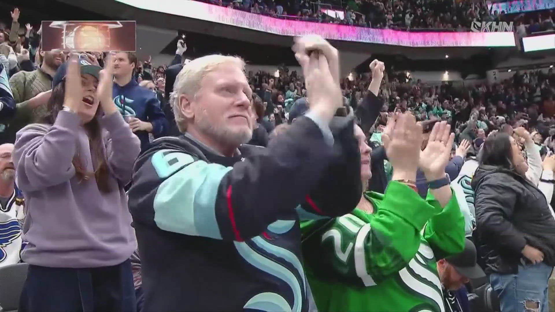 Seattle Kraken cut season ticket prices for 2025-26 season | kgw.com