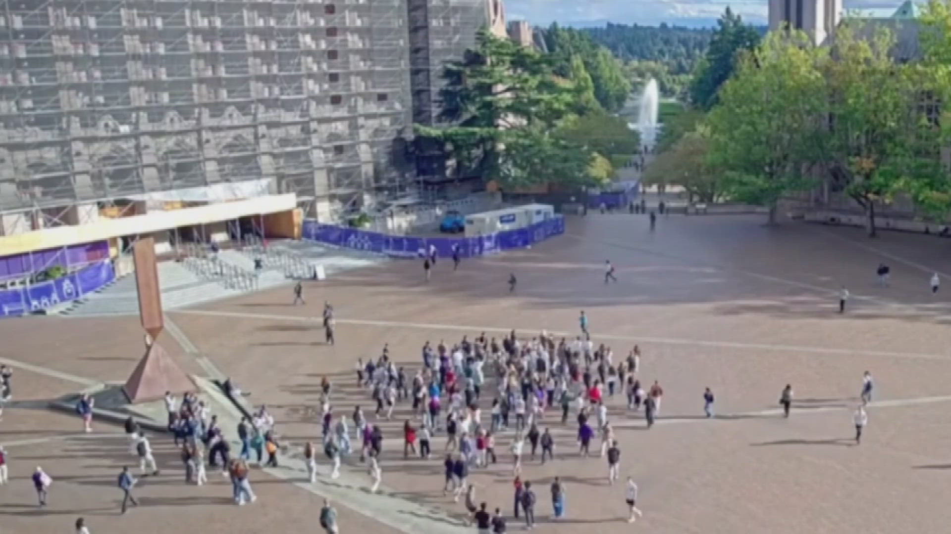 UW students confront man who disrupted lecture with Nazi salute | kgw.com