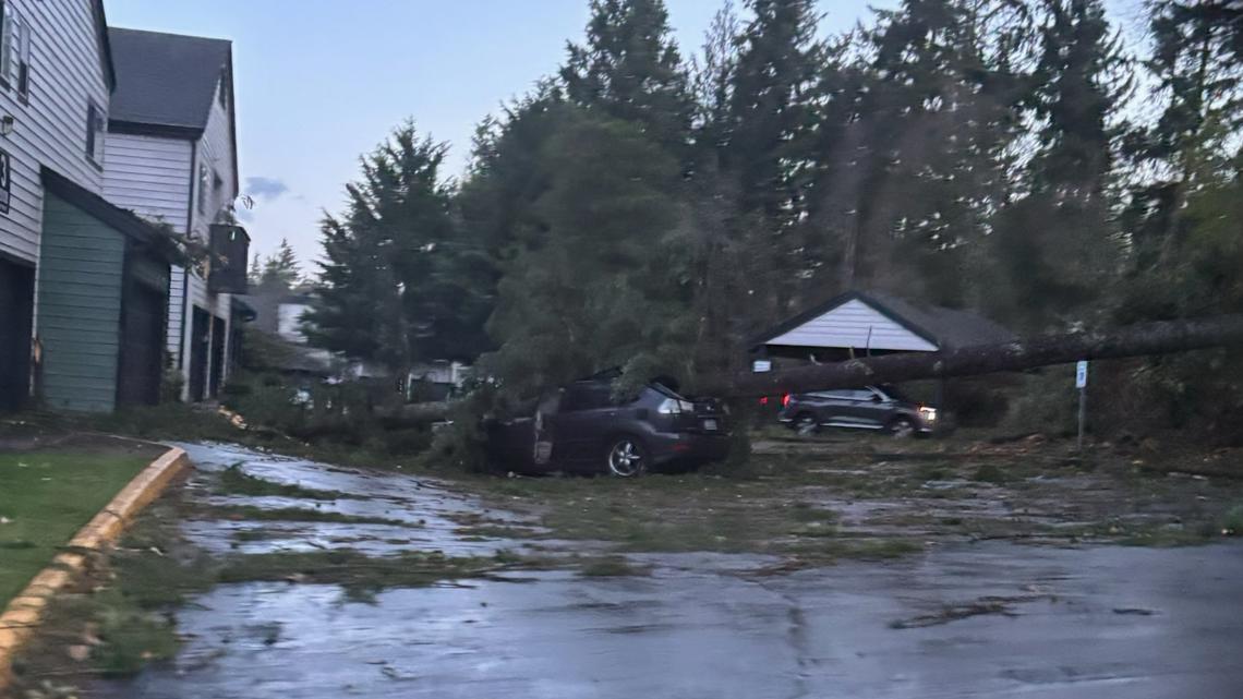 Bomb cyclone moving away from Washington's coast | kgw.com