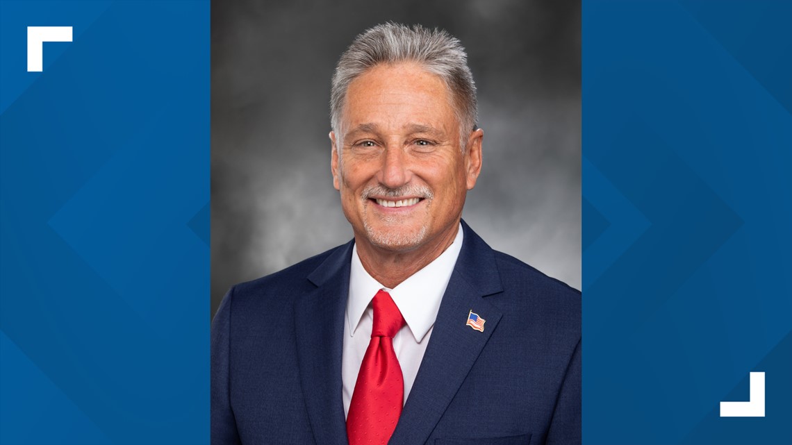 Washington state senator who inadvertently brought firearm in luggage ...