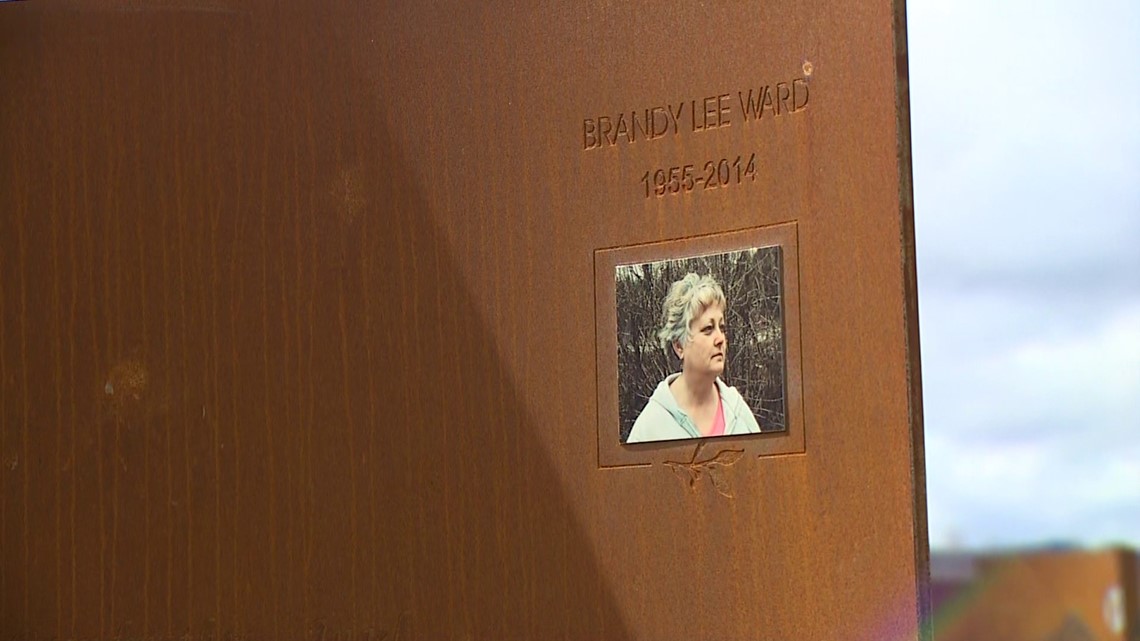 Survivors, loved ones visit Oso memorial ahead of 10-year anniversary ...